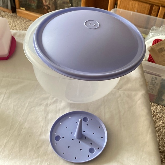 Tupperware | Kitchen | Newtupperware Lettuce Keeper Complete 3 Piece ...